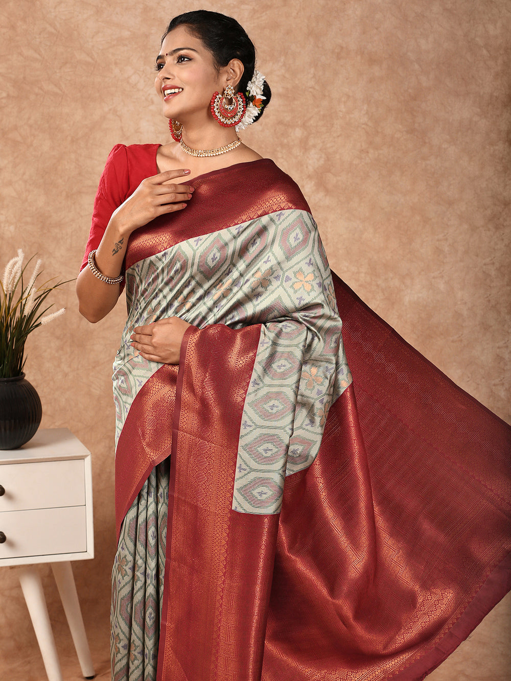 Ramyyam Women Semi Silk Saree Green SS173